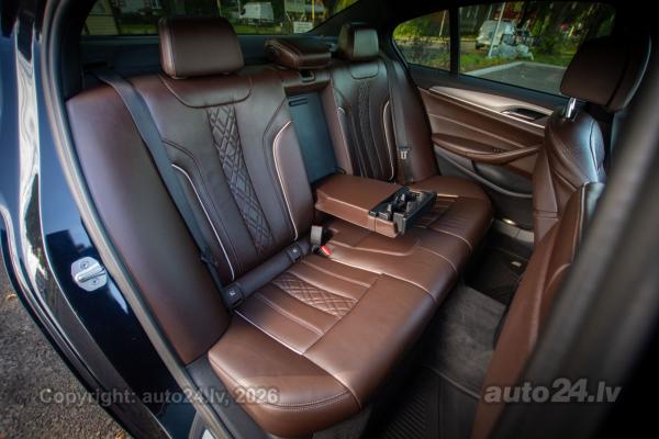 Melns BMW 5 Series 2018 Pērnava, ar dzinēja tilpumu 3.00 L un nobraukumu 99 tūkst. km par 34990 €, foto 11 vietnē AUTOMOTO.COM.LV