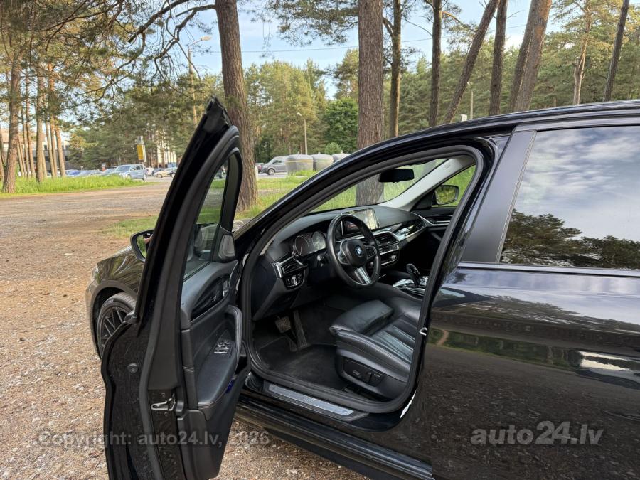 Melns BMW 5 Series 2019 Tallina, ar dzinēja tilpumu 2.00 L un nobraukumu 243 tūkst. km par 26000 €, foto 3 vietnē AUTOMOTO.COM.LV
