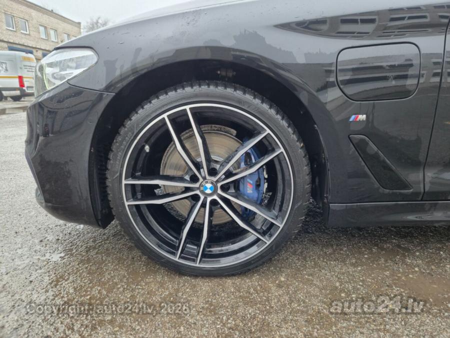 Black BMW 5 Series 2019 in Tallinn, with an engine capacity of 2.00 L and mileage of 156 thousand km for 25650 €, photo 11 on AUTOMOTO.COM.LV