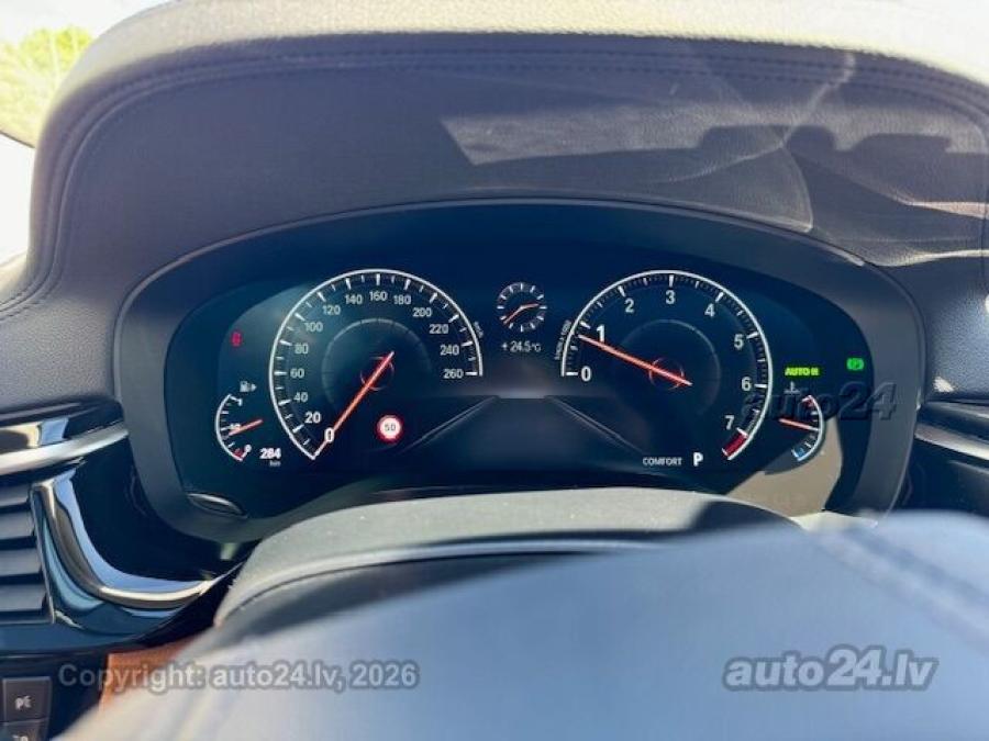 Black BMW 5 Series 2019 in Tallinn, with an engine capacity of 3.00 L and mileage of 240 thousand km for 27500 €, photo 9 on AUTOMOTO.COM.LV