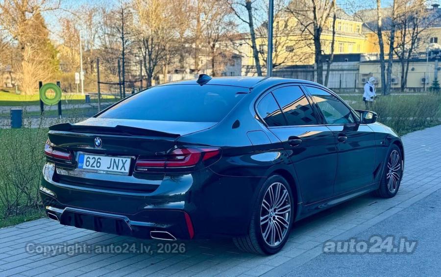 Melns BMW 5 Series 2020 Tallina, ar dzinēja tilpumu 3.00 L un nobraukumu 124 tūkst. km par 38900 €, foto 13 vietnē AUTOMOTO.COM.LV
