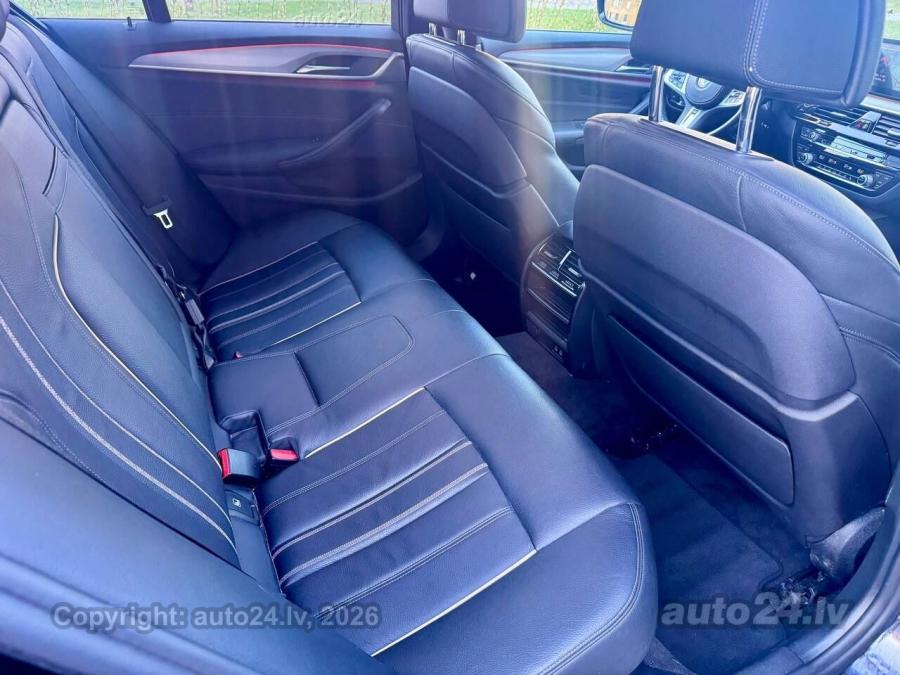 Melns BMW 5 Series 2020 Tallina, ar dzinēja tilpumu 3.00 L un nobraukumu 124 tūkst. km par 38900 €, foto 17 vietnē AUTOMOTO.COM.LV