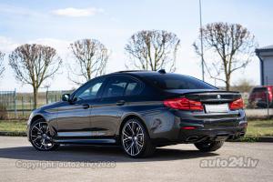 Melns BMW 5 Series 2020 Tartu, ar dzinēja tilpumu 3.00 L un nobraukumu 176 tūkst. km par 29900 €, foto 13 vietnē AUTOMOTO.COM.LV