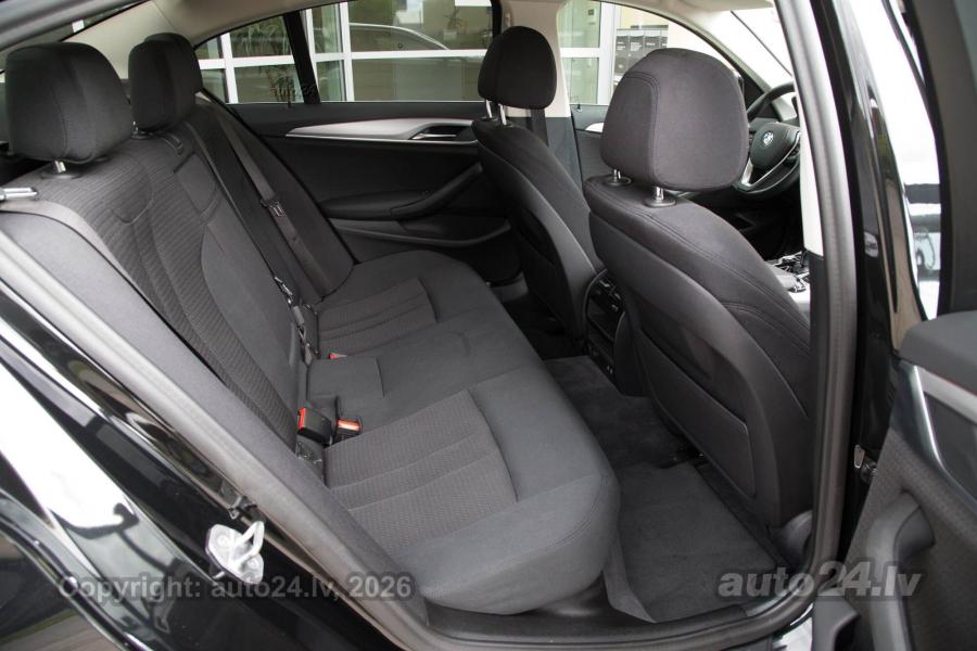 Melns BMW 5 Series 2020 Tallina, ar dzinēja tilpumu 2.00 L un nobraukumu 71 tūkst. km par 22990 €, foto 23 vietnē AUTOMOTO.COM.LV