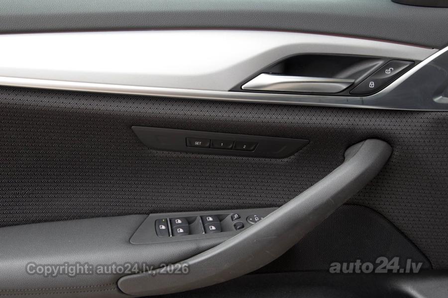 Melns BMW 5 Series 2020 Tallina, ar dzinēja tilpumu 2.00 L un nobraukumu 71 tūkst. km par 22990 €, foto 24 vietnē AUTOMOTO.COM.LV