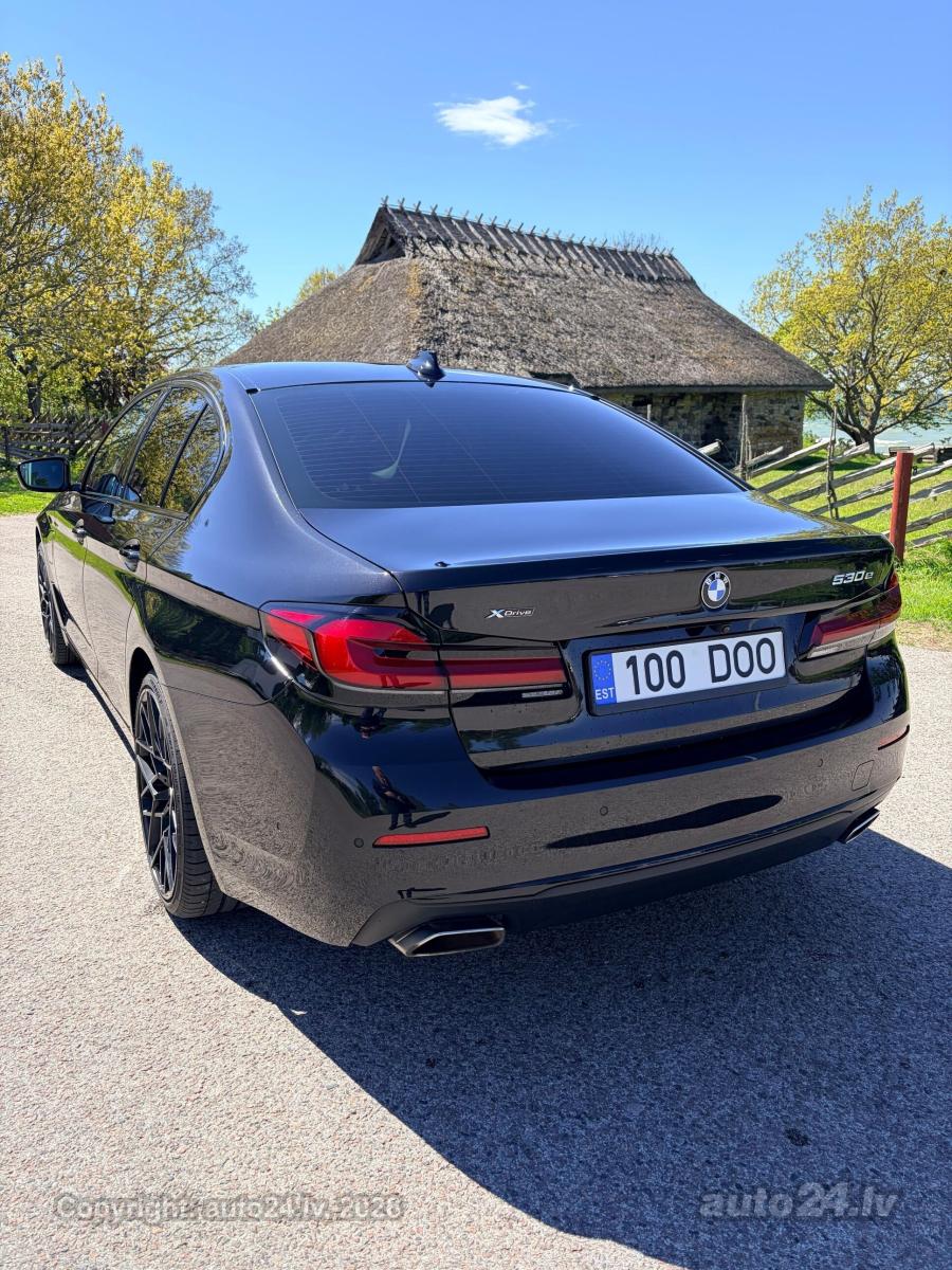 Melns BMW 5 Series 2020 Tallina, ar dzinēja tilpumu 2.00 L un nobraukumu 64 tūkst. km par 35600 €, foto 7 vietnē AUTOMOTO.COM.LV