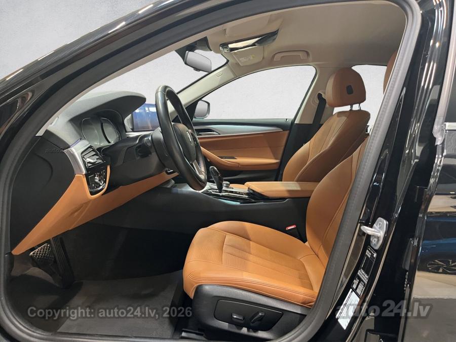 Melns BMW 5 Series 2020 Tallina, ar dzinēja tilpumu 2.00 L un nobraukumu 104 tūkst. km par 29900 €, foto 10 vietnē AUTOMOTO.COM.LV