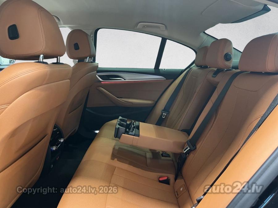 Melns BMW 5 Series 2020 Tallina, ar dzinēja tilpumu 2.00 L un nobraukumu 104 tūkst. km par 29900 €, foto 14 vietnē AUTOMOTO.COM.LV