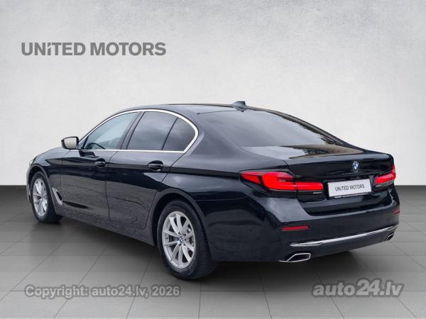 Black BMW 5 Series 2020 in Johvi, with an engine capacity of 2.00 L and mileage of 86 thousand km for 33900 €, photo 3 on AUTOMOTO.COM.LV
