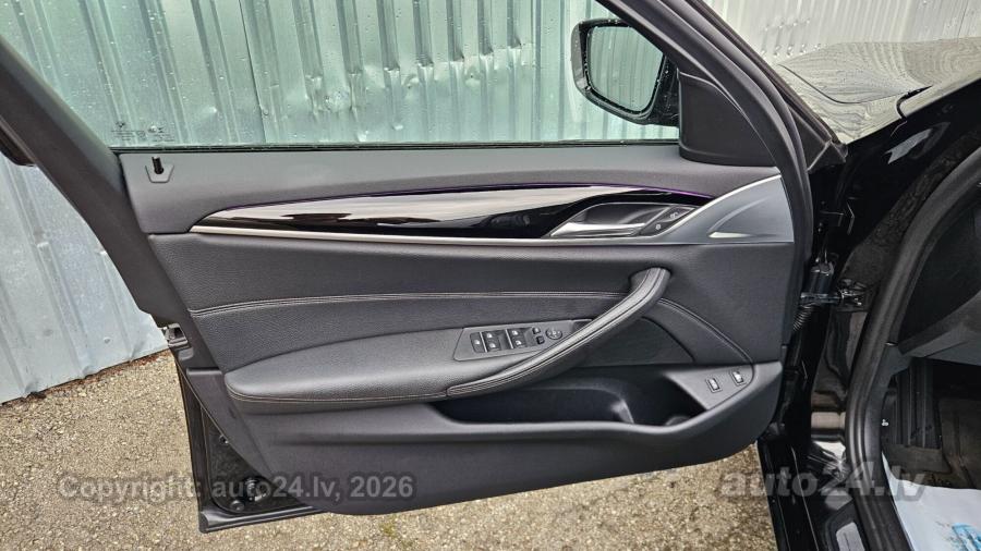 Melns BMW 5 Series 2020 Tallina, ar dzinēja tilpumu 2.00 L un nobraukumu 198 tūkst. km par 19490 €, foto 23 vietnē AUTOMOTO.COM.LV