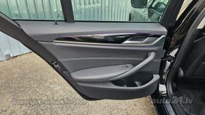 Melns BMW 5 Series 2020 Tallina, ar dzinēja tilpumu 2.00 L un nobraukumu 198 tūkst. km par 19490 €, foto 24 vietnē AUTOMOTO.COM.LV
