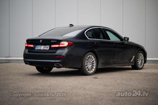 Melns BMW 5 Series 2021 Tallina, ar dzinēja tilpumu 2.00 L un nobraukumu 54 tūkst. km par 34000 €, foto 4 vietnē AUTOMOTO.COM.LV