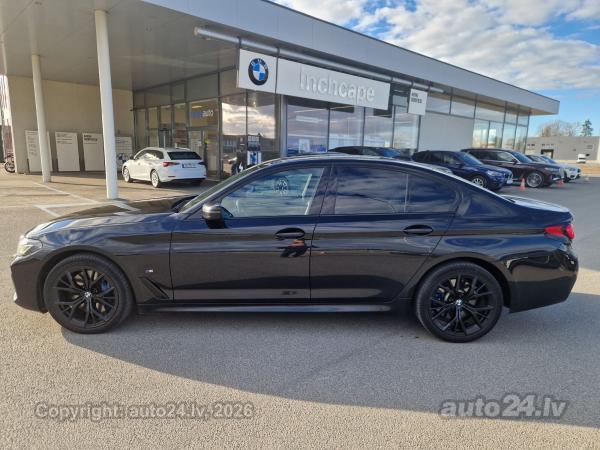 Melns BMW 5 Series 2021 Tallina, ar dzinēja tilpumu 3.00 L un nobraukumu 161 tūkst. km par 38900 €, foto 1 vietnē AUTOMOTO.COM.LV