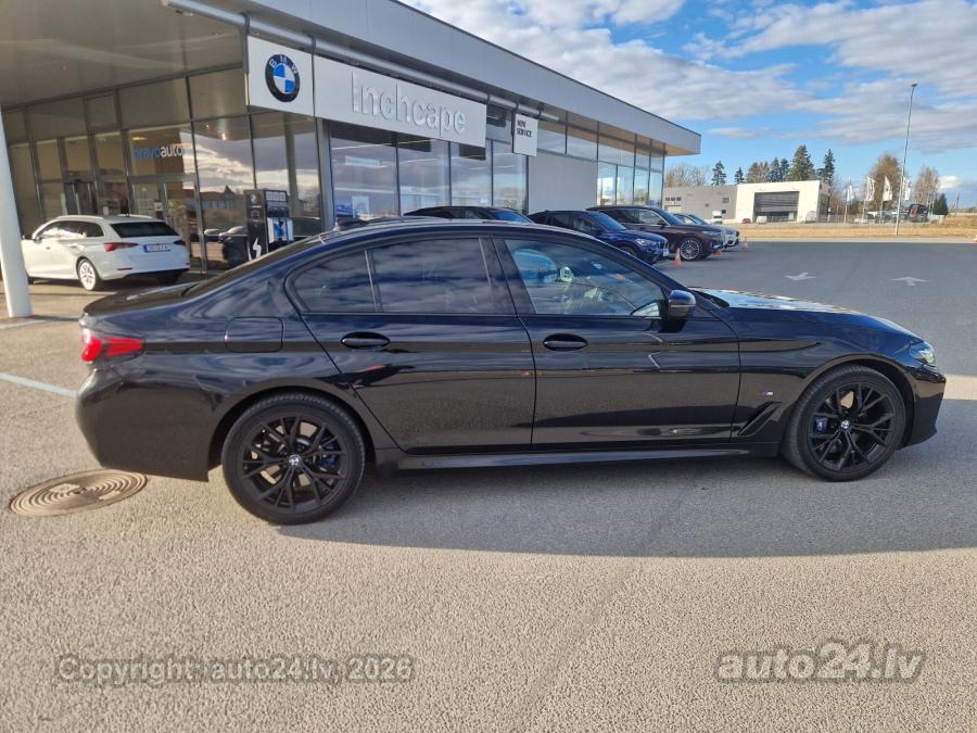 Melns BMW 5 Series 2021 Tallina, ar dzinēja tilpumu 3.00 L un nobraukumu 161 tūkst. km par 38900 €, foto 3 vietnē AUTOMOTO.COM.LV