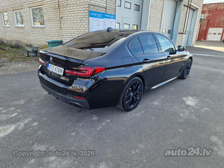 Melns BMW 5 Series 2021 Tallina, ar dzinēja tilpumu 3.00 L un nobraukumu 161 tūkst. km par 38900 €, foto 19 vietnē AUTOMOTO.COM.LV