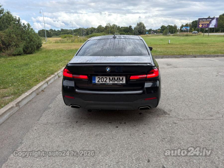 Black BMW 5 Series 2021 in Tallinn, with an engine capacity of 3.00 L and mileage of 116 thousand km for 39900 €, photo 3 on AUTOMOTO.COM.LV