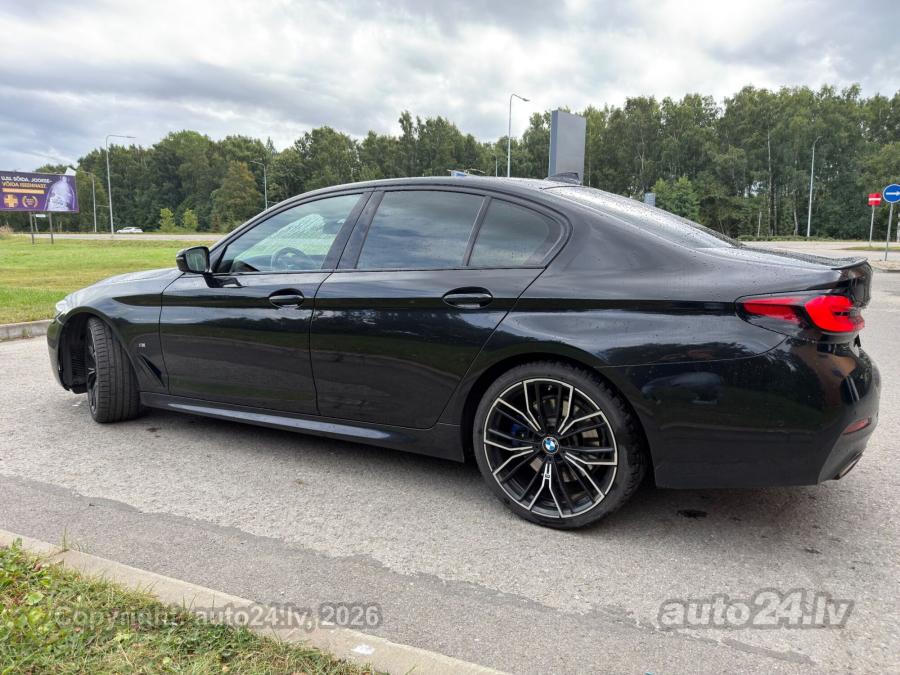 Black BMW 5 Series 2021 in Tallinn, with an engine capacity of 3.00 L and mileage of 116 thousand km for 39900 €, photo 5 on AUTOMOTO.COM.LV