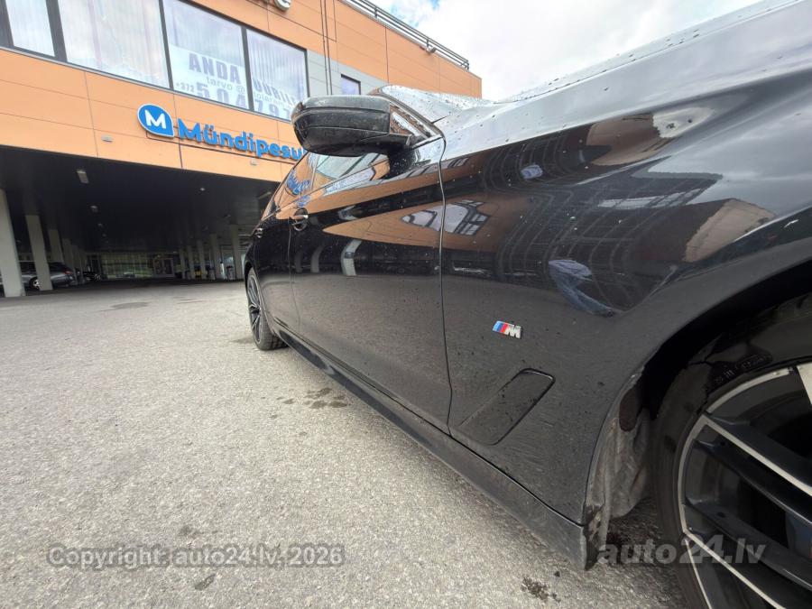 Black BMW 5 Series 2021 in Tallinn, with an engine capacity of 3.00 L and mileage of 116 thousand km for 39900 €, photo 10 on AUTOMOTO.COM.LV