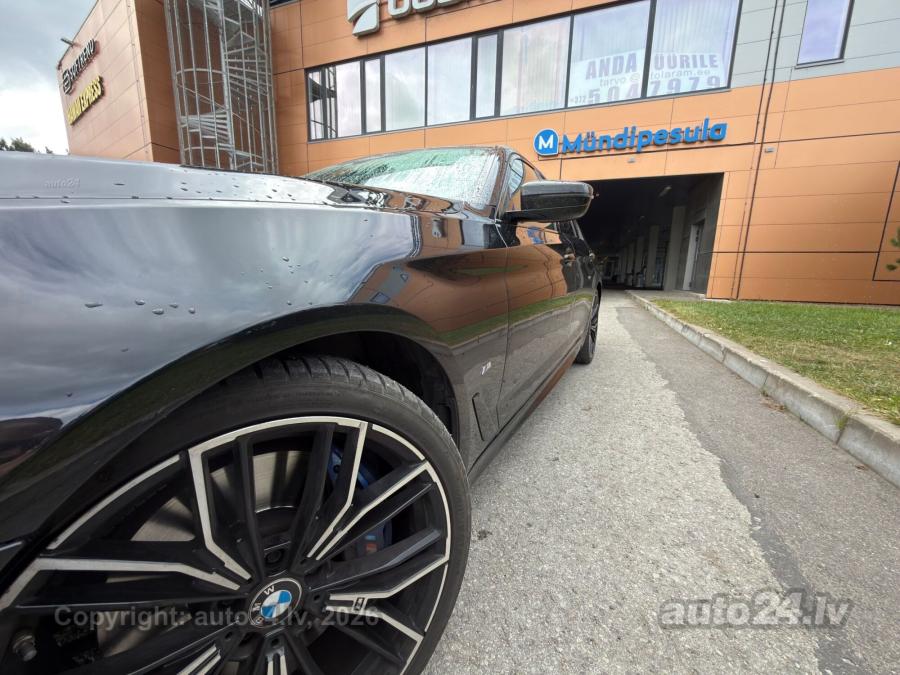 Black BMW 5 Series 2021 in Tallinn, with an engine capacity of 3.00 L and mileage of 116 thousand km for 39900 €, photo 11 on AUTOMOTO.COM.LV