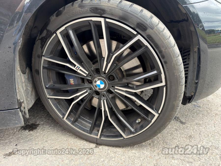 Black BMW 5 Series 2021 in Tallinn, with an engine capacity of 3.00 L and mileage of 116 thousand km for 39900 €, photo 12 on AUTOMOTO.COM.LV