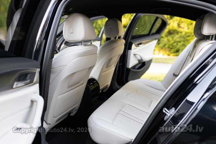 Black BMW 5 Series 2021 in Tallinn, with an engine capacity of 2.00 L and mileage of 153 thousand km for 26900 €, photo 15 on AUTOMOTO.COM.LV
