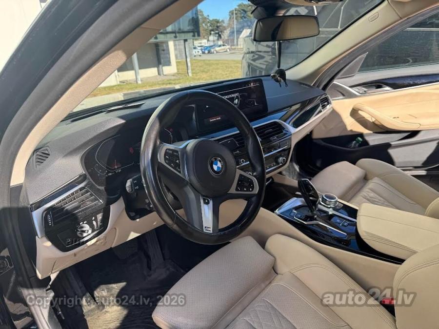 Melns BMW 5 Series 2022 Tallina, ar dzinēja tilpumu 2.00 L un nobraukumu 45 tūkst. km par 34999 €, foto 1 vietnē AUTOMOTO.COM.LV