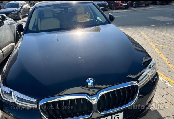 Black BMW 5 Series 2022 in Tallinn, with an engine capacity of 2.00 L and mileage of 45 thousand km for 34999 €, photo 2 on AUTOMOTO.COM.LV