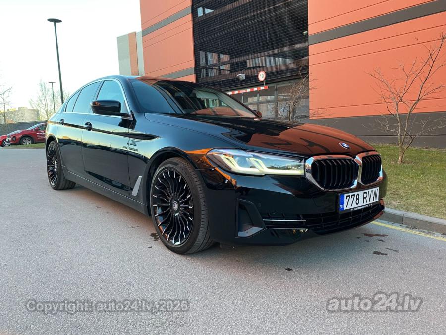 Black BMW 5 Series 2022 in Tallinn, with an engine capacity of 2.00 L and mileage of 111 thousand km for 33900 €, photo 3 on AUTOMOTO.COM.LV
