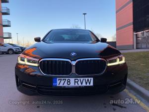 Black BMW 5 Series 2022 in Tallinn, with an engine capacity of 2.00 L and mileage of 111 thousand km for 33900 €, photo 4 on AUTOMOTO.COM.LV