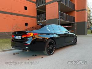 Black BMW 5 Series 2022 in Tallinn, with an engine capacity of 2.00 L and mileage of 111 thousand km for 33900 €, photo 6 on AUTOMOTO.COM.LV