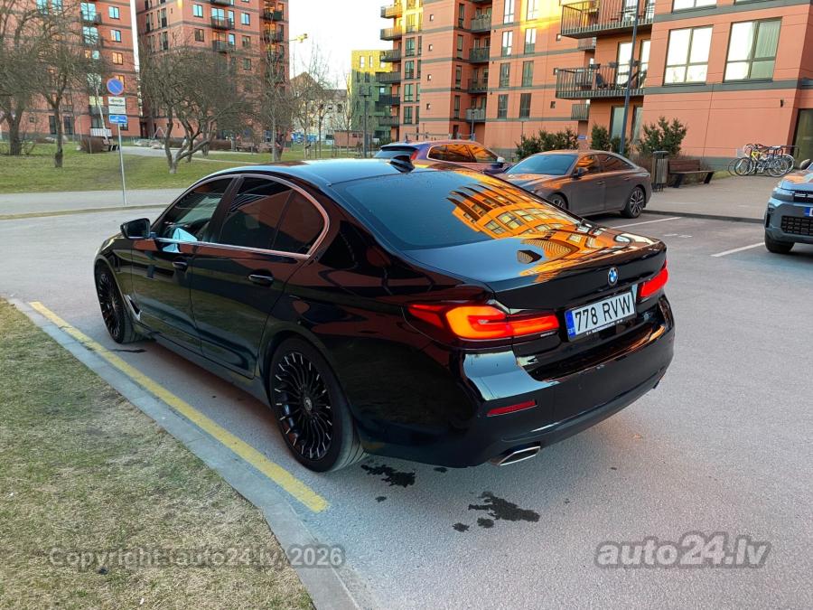 Black BMW 5 Series 2022 in Tallinn, with an engine capacity of 2.00 L and mileage of 111 thousand km for 33900 €, photo 7 on AUTOMOTO.COM.LV