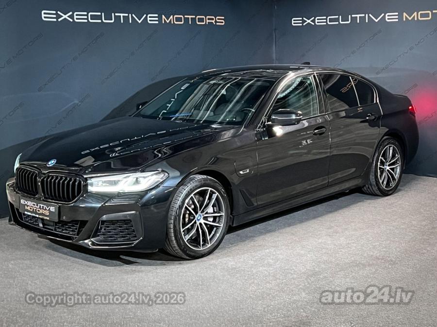 Melns BMW 5 Series 2022 Tallina, ar dzinēja tilpumu 2.00 L un nobraukumu 83 tūkst. km par 36900 €, foto 1 vietnē AUTOMOTO.COM.LV