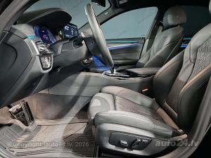 Melns BMW 5 Series 2022 Tallina, ar dzinēja tilpumu 2.00 L un nobraukumu 83 tūkst. km par 36900 €, foto 4 vietnē AUTOMOTO.COM.LV