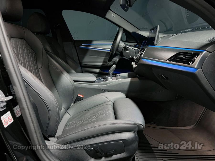 Melns BMW 5 Series 2022 Tallina, ar dzinēja tilpumu 2.00 L un nobraukumu 83 tūkst. km par 36900 €, foto 12 vietnē AUTOMOTO.COM.LV