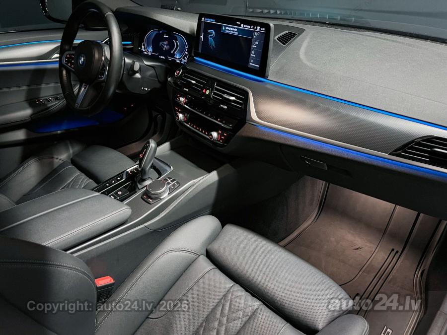 Melns BMW 5 Series 2022 Tallina, ar dzinēja tilpumu 2.00 L un nobraukumu 83 tūkst. km par 36900 €, foto 13 vietnē AUTOMOTO.COM.LV