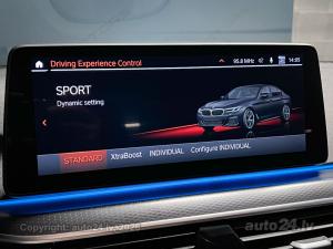 Melns BMW 5 Series 2022 Tallina, ar dzinēja tilpumu 2.00 L un nobraukumu 83 tūkst. km par 36900 €, foto 28 vietnē AUTOMOTO.COM.LV