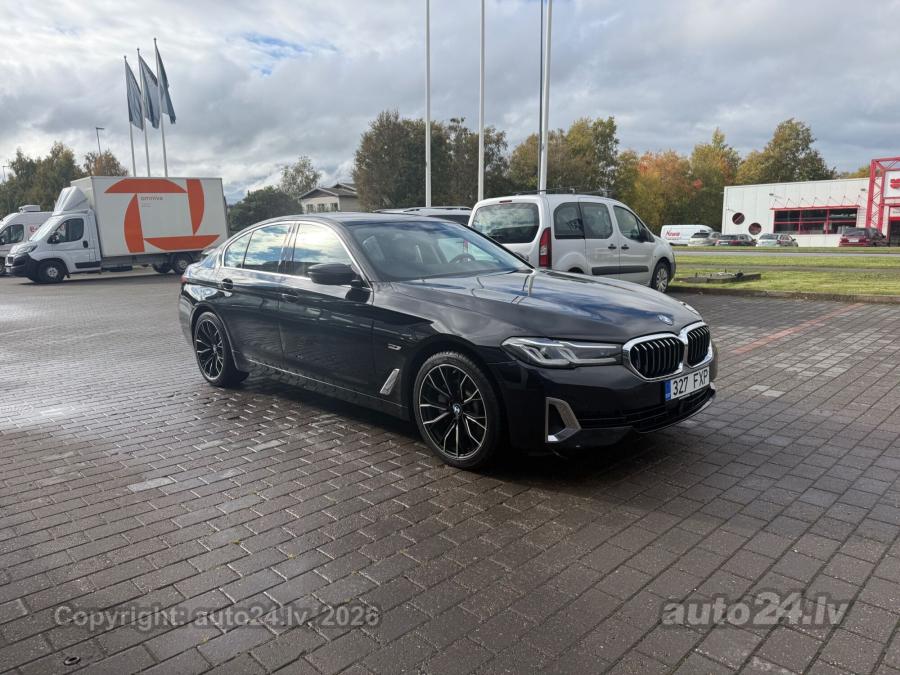 Melns BMW 5 Series 2022 Jehvi, ar dzinēja tilpumu 2.00 L un nobraukumu 117 tūkst. km par 31900 €, foto 4 vietnē AUTOMOTO.COM.LV