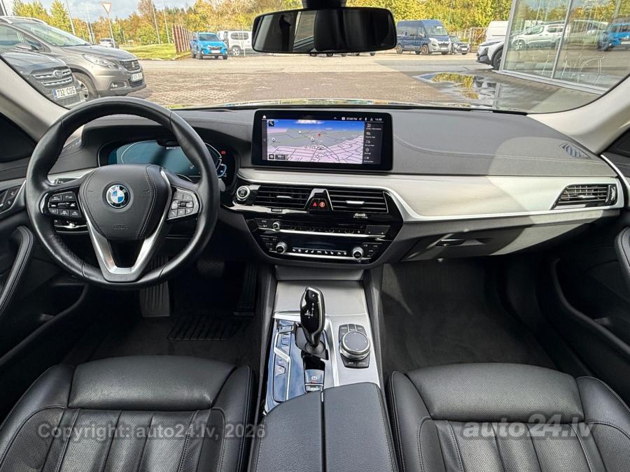 Melns BMW 5 Series 2022 Jehvi, ar dzinēja tilpumu 2.00 L un nobraukumu 117 tūkst. km par 31900 €, foto 12 vietnē AUTOMOTO.COM.LV