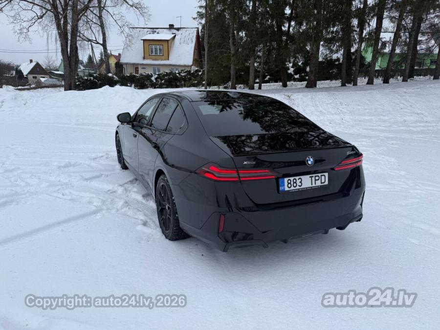 Melns BMW 5 Series 2023 Tallina, ar dzinēja tilpumu 2.00 L un nobraukumu 56 tūkst. km par 56500 €, foto 3 vietnē AUTOMOTO.COM.LV