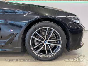 Melns BMW 5 Series 2023 Tallina, ar dzinēja tilpumu 2.00 L un nobraukumu 62 tūkst. km par 38990 €, foto 6 vietnē AUTOMOTO.COM.LV