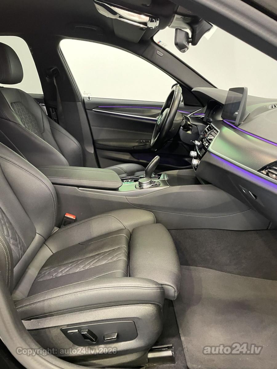Melns BMW 5 Series 2023 Tallina, ar dzinēja tilpumu 2.00 L un nobraukumu 62 tūkst. km par 38990 €, foto 10 vietnē AUTOMOTO.COM.LV