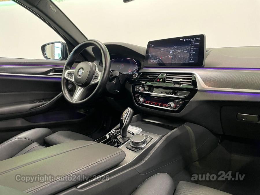 Melns BMW 5 Series 2023 Tallina, ar dzinēja tilpumu 2.00 L un nobraukumu 62 tūkst. km par 38990 €, foto 13 vietnē AUTOMOTO.COM.LV