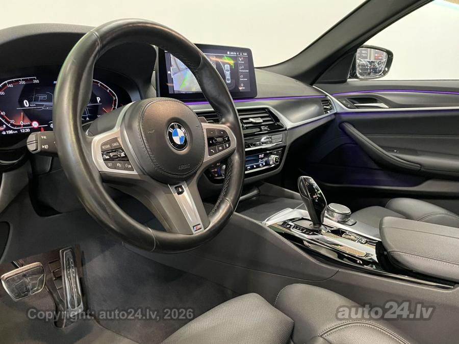Melns BMW 5 Series 2023 Tallina, ar dzinēja tilpumu 2.00 L un nobraukumu 62 tūkst. km par 38990 €, foto 14 vietnē AUTOMOTO.COM.LV