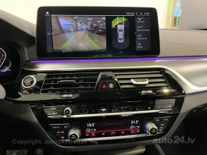 Melns BMW 5 Series 2023 Tallina, ar dzinēja tilpumu 2.00 L un nobraukumu 62 tūkst. km par 38990 €, foto 17 vietnē AUTOMOTO.COM.LV