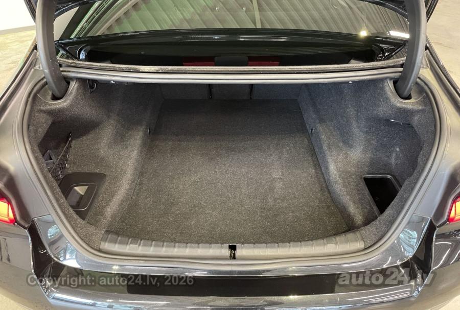 Melns BMW 5 Series 2023 Tallina, ar dzinēja tilpumu 2.00 L un nobraukumu 62 tūkst. km par 38990 €, foto 21 vietnē AUTOMOTO.COM.LV