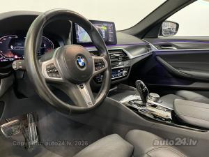 Melns BMW 5 Series 2023 Tallina, ar dzinēja tilpumu 2.00 L un nobraukumu 62 tūkst. km par 38990 €, foto 14 vietnē AUTOMOTO.COM.LV