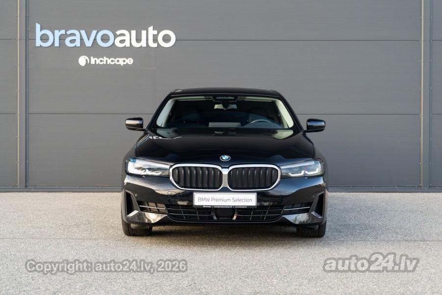 Melns BMW 5 Series 2023 Tartu, ar dzinēja tilpumu 2.00 L un nobraukumu 36 tūkst. km par 35900 €, foto 3 vietnē AUTOMOTO.COM.LV