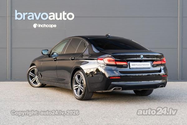 Melns BMW 5 Series 2023 Tartu, ar dzinēja tilpumu 2.00 L un nobraukumu 36 tūkst. km par 35900 €, foto 7 vietnē AUTOMOTO.COM.LV