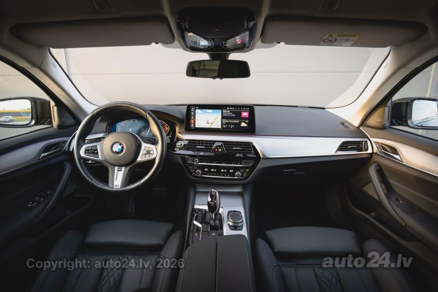 Melns BMW 5 Series 2023 Tartu, ar dzinēja tilpumu 2.00 L un nobraukumu 36 tūkst. km par 35900 €, foto 10 vietnē AUTOMOTO.COM.LV