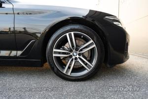 Melns BMW 5 Series 2023 Tartu, ar dzinēja tilpumu 2.00 L un nobraukumu 36 tūkst. km par 35900 €, foto 24 vietnē AUTOMOTO.COM.LV